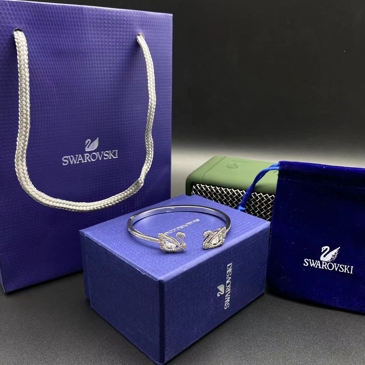 US$ 24.00 - 施华洛世奇双天鹅手镯 - www.direct-survivalsource.com